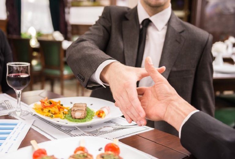 Mastering the Art of the Lunch Meeting: Etiquette, Timing, and Tips ...